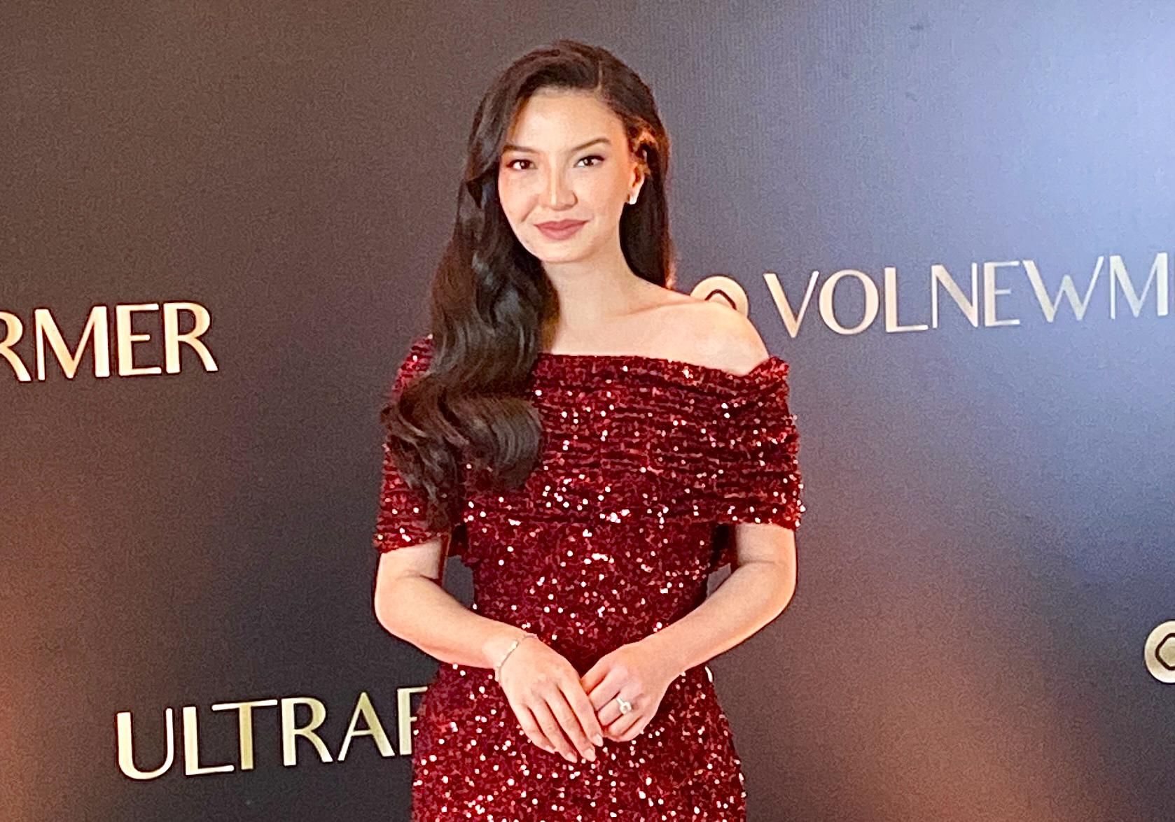 Rahasia Kulit Sehat dan Glowing ala Raline Shah, Tetap Menawan di Usia 40an