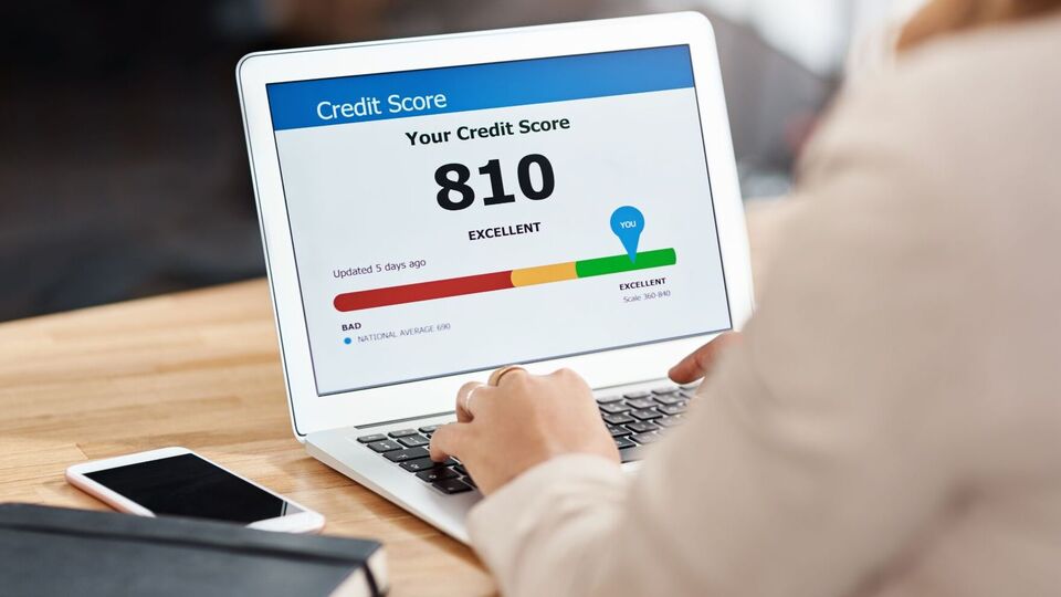 How to keep your credit score over 700? 7 key tips that work