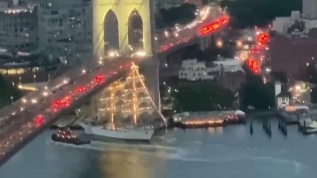 Mexican tall ship strikes Brooklyn Bridge, snapping masts and killing 2 ...