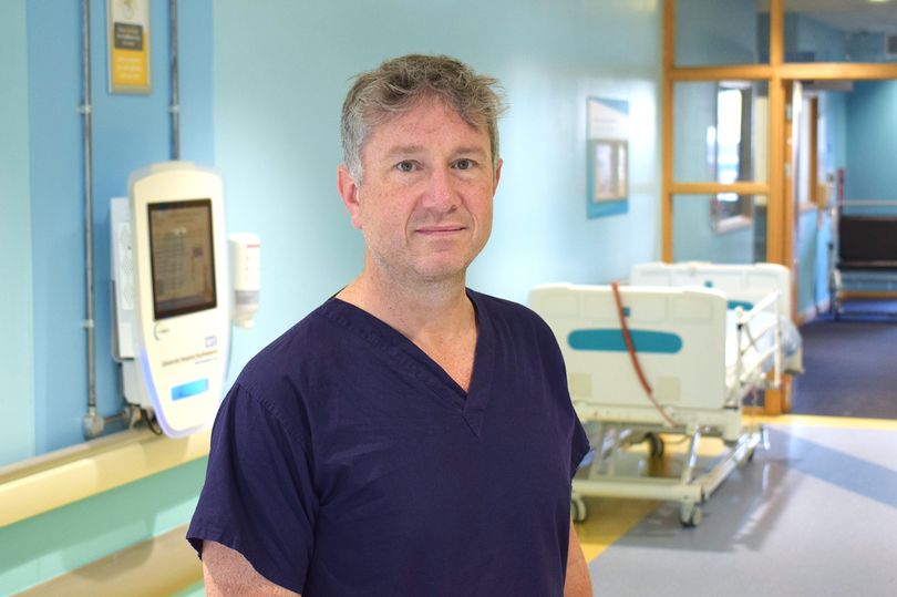 Paediatric professor warns of 'harm' after 300 children admitted to A&E