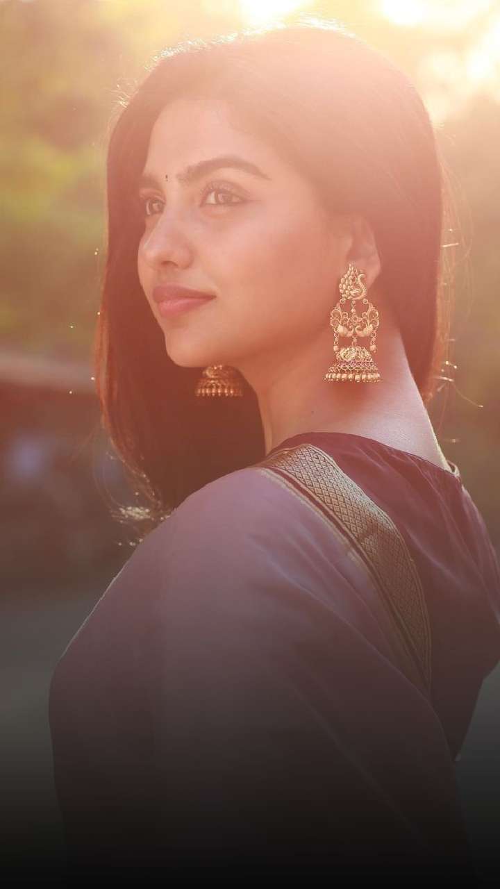 6 Modest Saree Blouse Designs By Mamitha Baiju To Slay