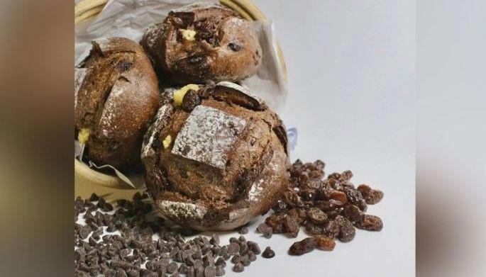 Recipe: Dark Chocolate Bread with Raisins