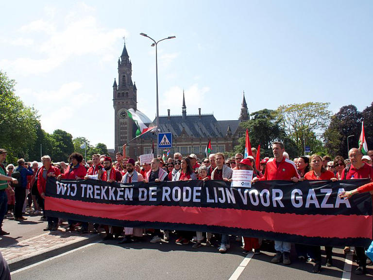 Tens of thousands protest in The Hague to demand Dutch government ...
