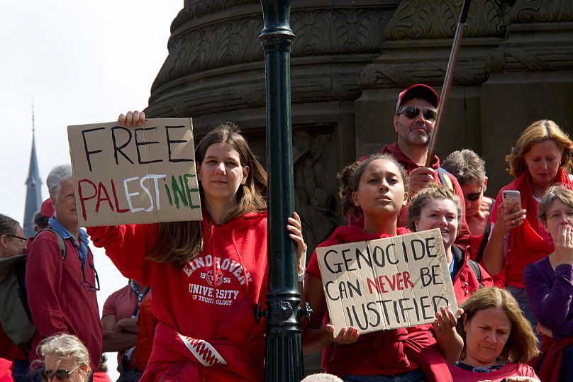 Tens of thousands protest in The Hague to demand Dutch government ...
