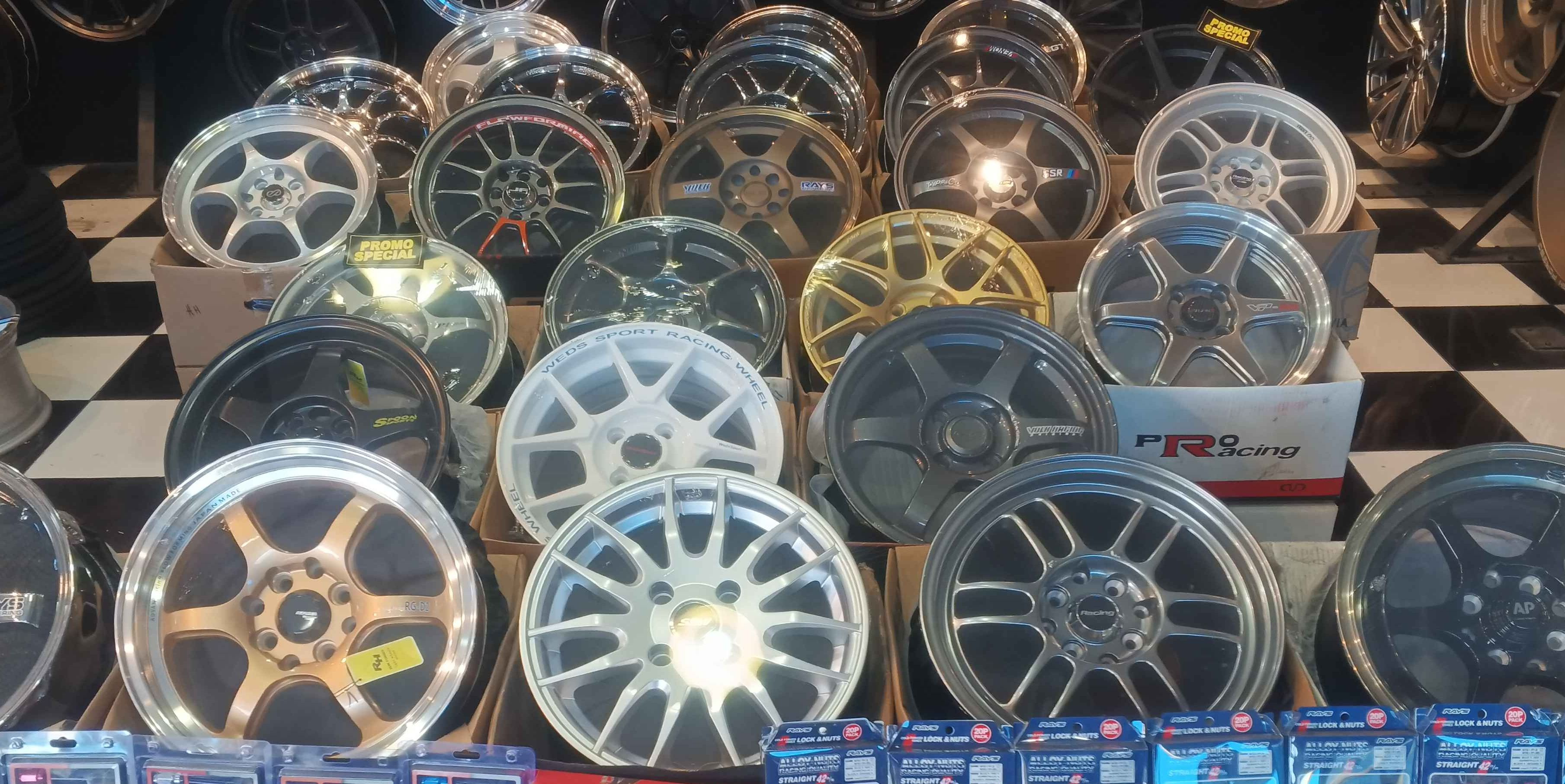 Pelek Racing Mobil Lecet? Ini Penyebab dan Kisaran Biaya Perbaikannya