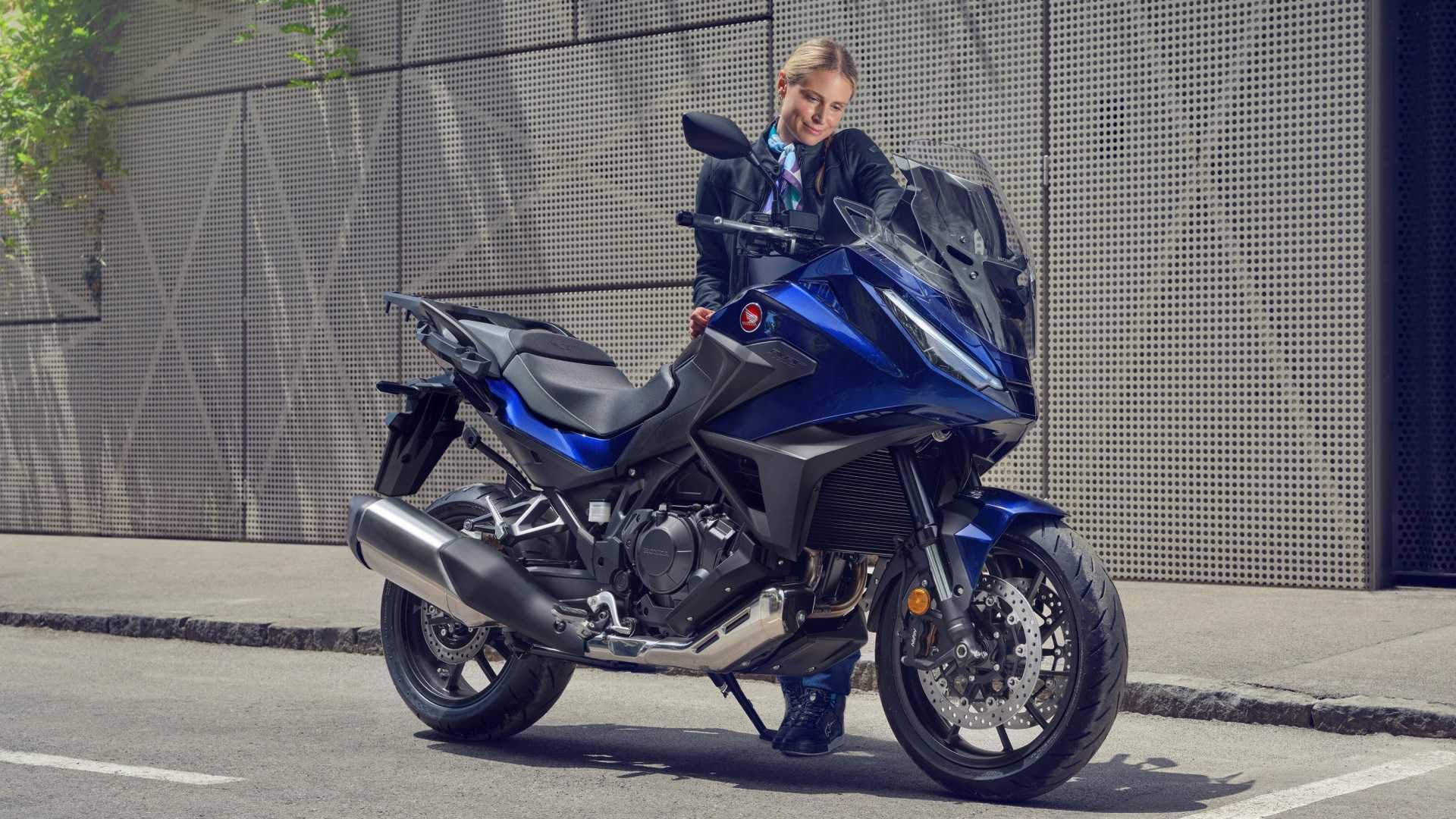 A bike that feels calm in traffic and confident on the open road