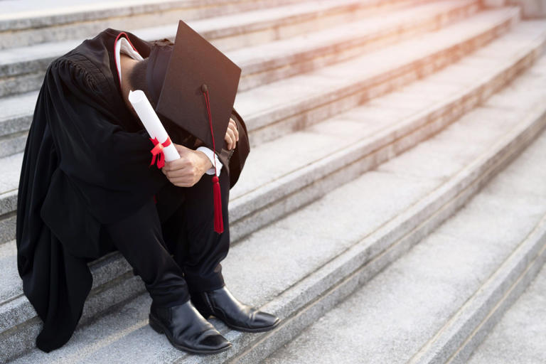 Some degrees don’t guarantee a return on investment: These are the 10 ...