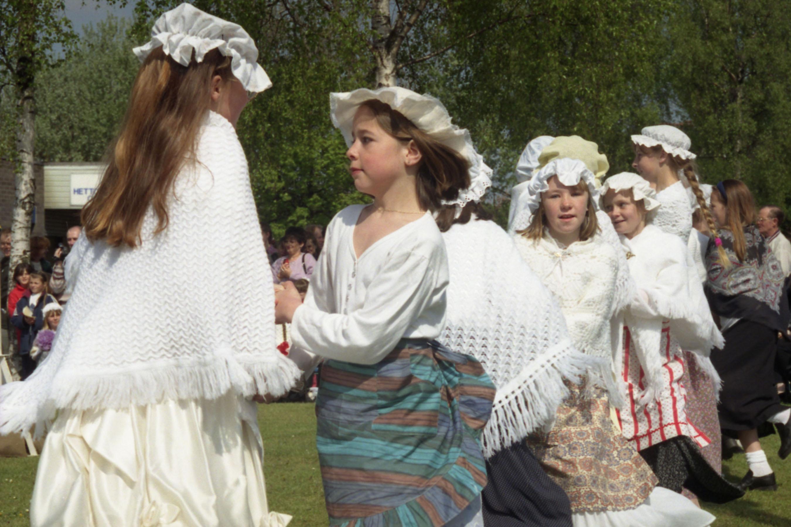 13 fantastic Maypole dancing scenes from Hetton Lyons school: There's ...