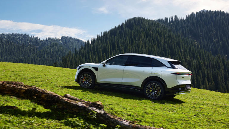 Zeekr 7X er her, Yngve fikk den første i Europa