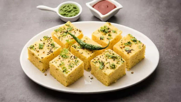 Achieve A Smooth Batter For Gujarati Dhokla Using Hand Blender
