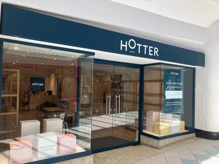 New store opens in Horsham shopping centre