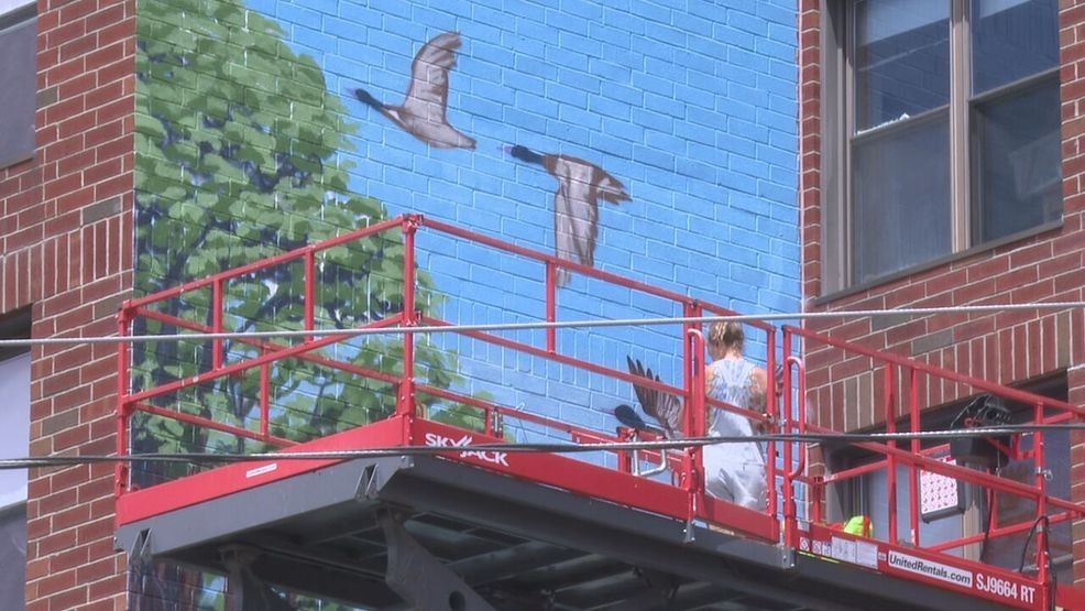 New mural celebrates South Portland's Greenbelt Trail and ocean views
