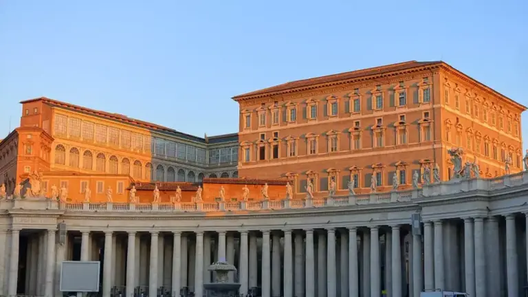 ¿Palacio Apostólico o Casa Santa Marta?: la elección de León XIV que ...