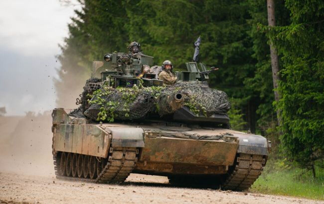 Australia sent Abrams tanks to Ukraine, US predicts challenges - ABC