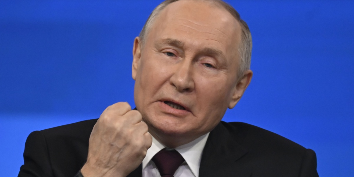 Putin Humiliated as New AI Drone Crashes Into Russian Home on Test Flight