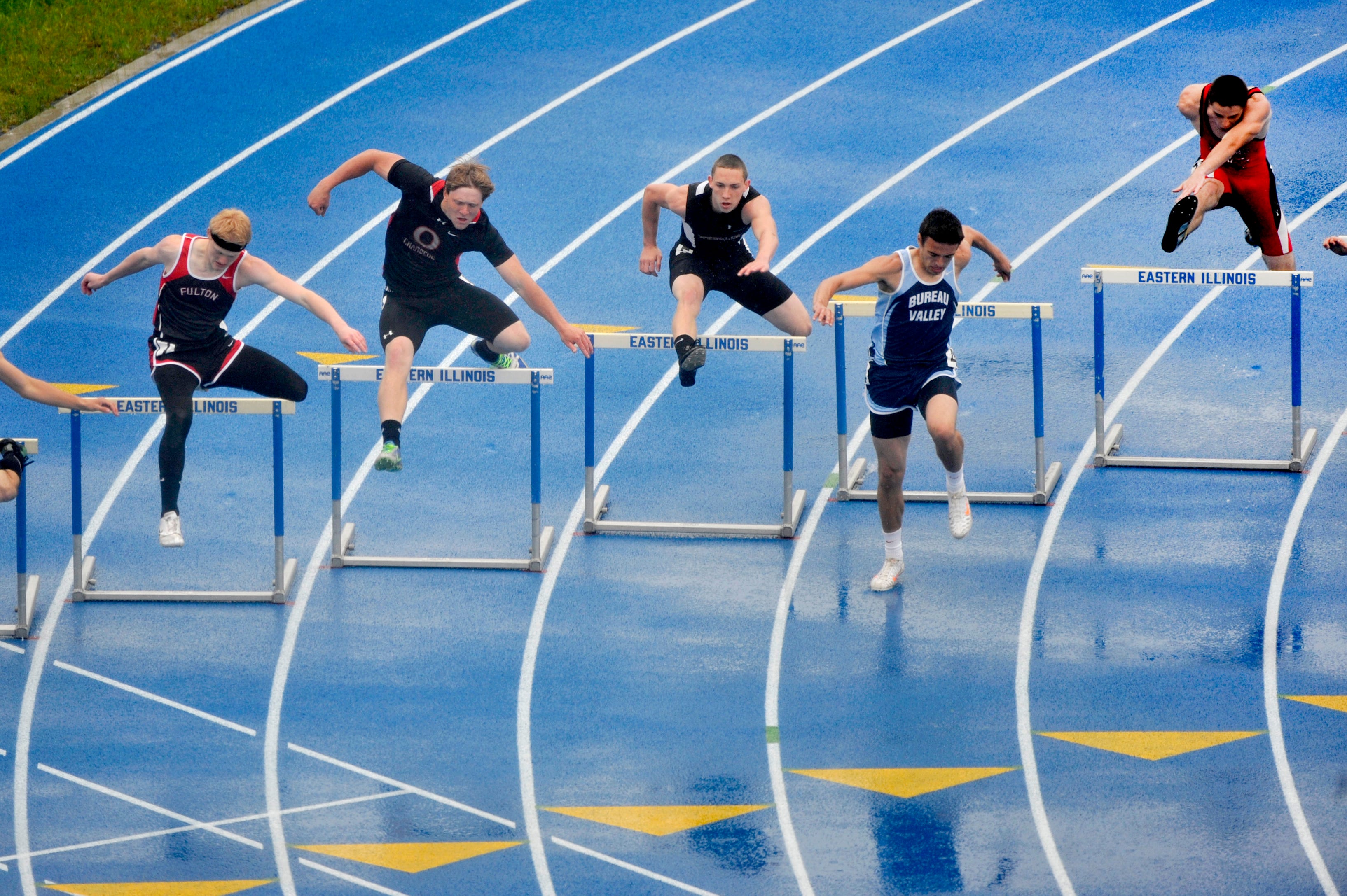 Illinois high school track and field recordbook: Complete list of IHSA ...