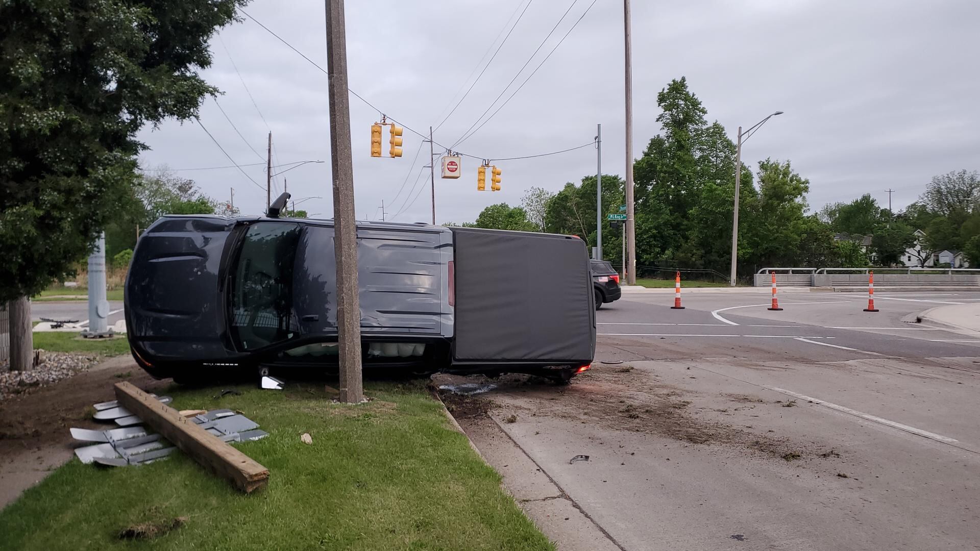 Road reopens after early-morning crash in Lansing