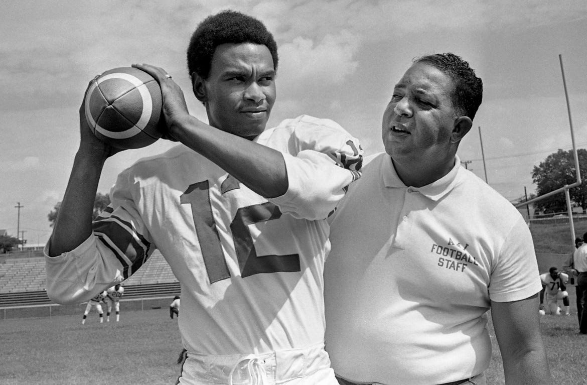 Former NFL players have kept Joe Gilliam's Tennessee State football ...