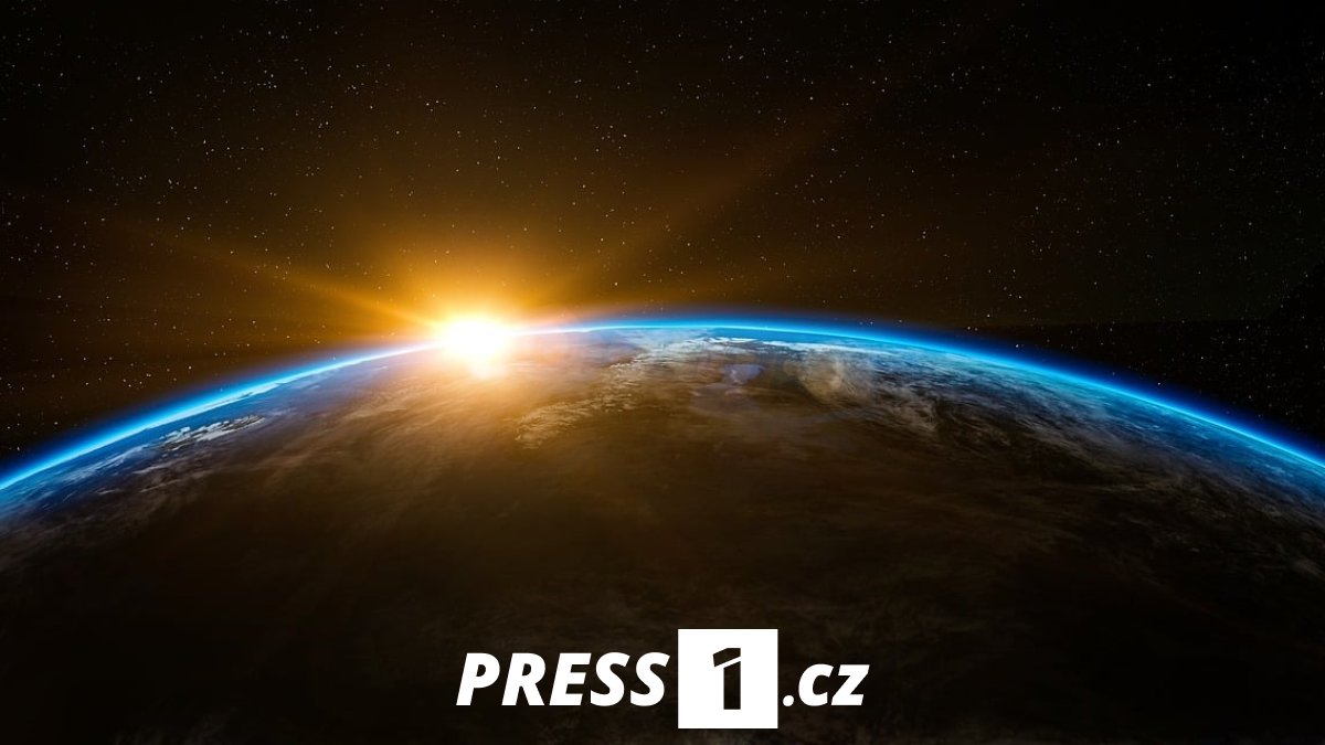 Na orbitě Země číhá skryté nebezpečí. Svět se ho nemá jak zbavit