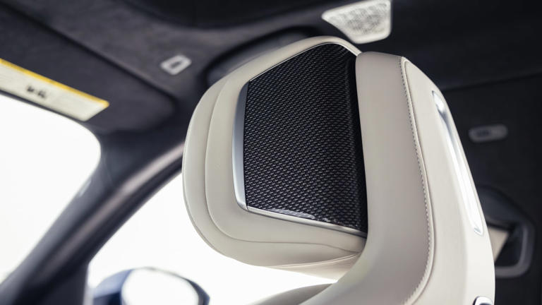 Blitz di Fiorello a Radio 2 Social Club. Fiore tornerà con "Radio2 ...