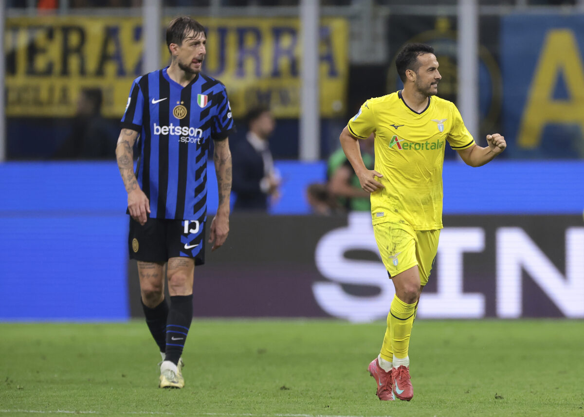 A Napoli una statuina del presepe dedicata a Pedro