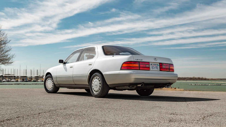 1990 Lexus LS400 Rewind Review: Driving the Groundbreaking Luxury Car Today
