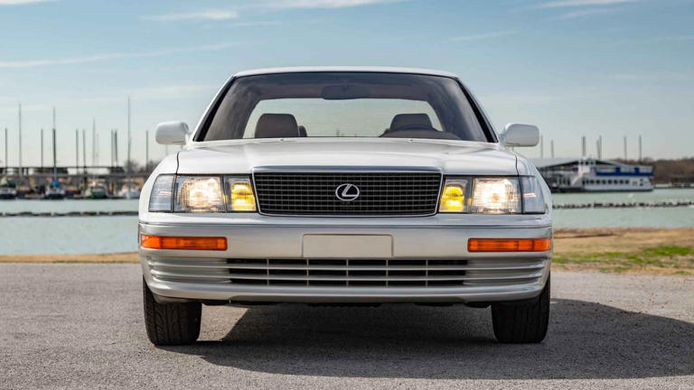 1990 Lexus LS400 Rewind Review: Driving the Groundbreaking Luxury Car Today