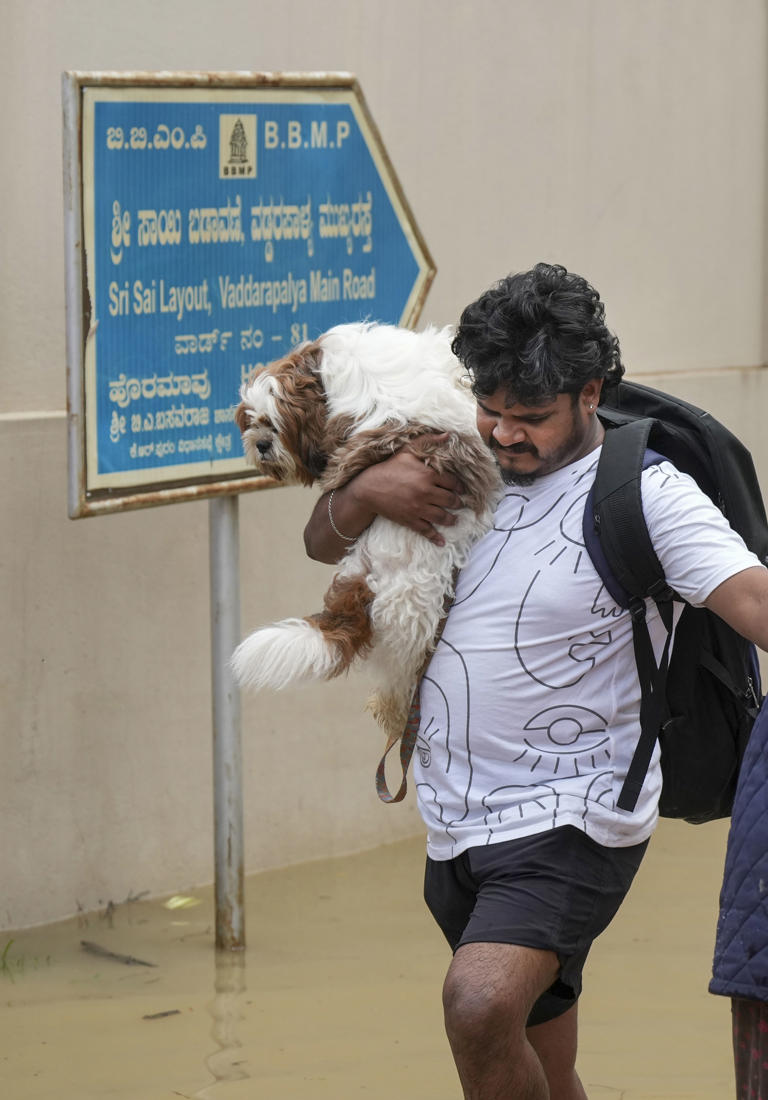 Heavy downpour sinks Bengaluru; oppn tears into govt on city infra