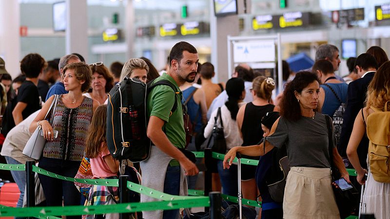 Brits could soon enjoy shorter passport control queues at EU airports ...