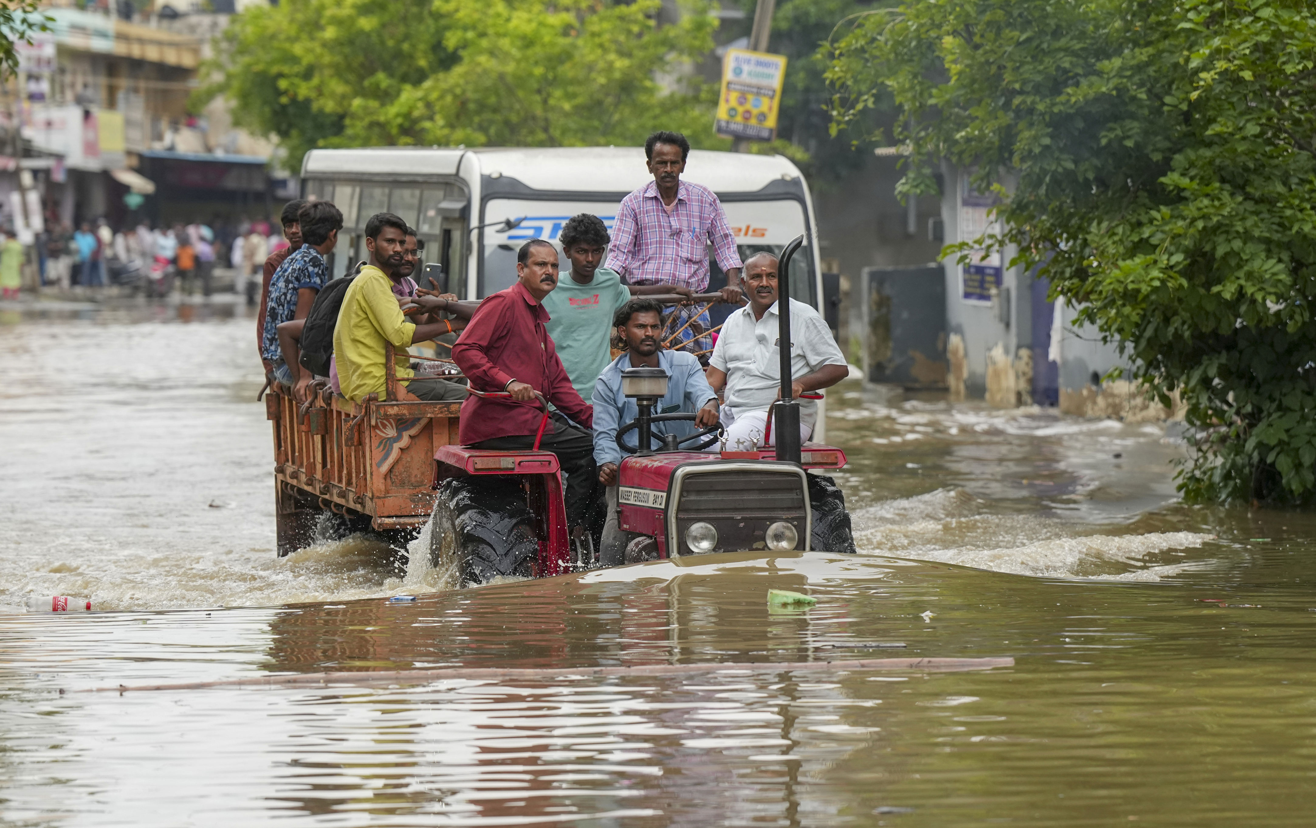 Heavy downpour sinks Bengaluru; oppn tears into govt on city infra