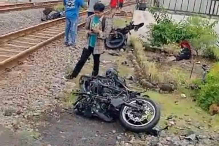 Detik-Detik KA Malioboro Ekspres Tabrakan dengan 7 Pemotor di Magetan, Ternyata