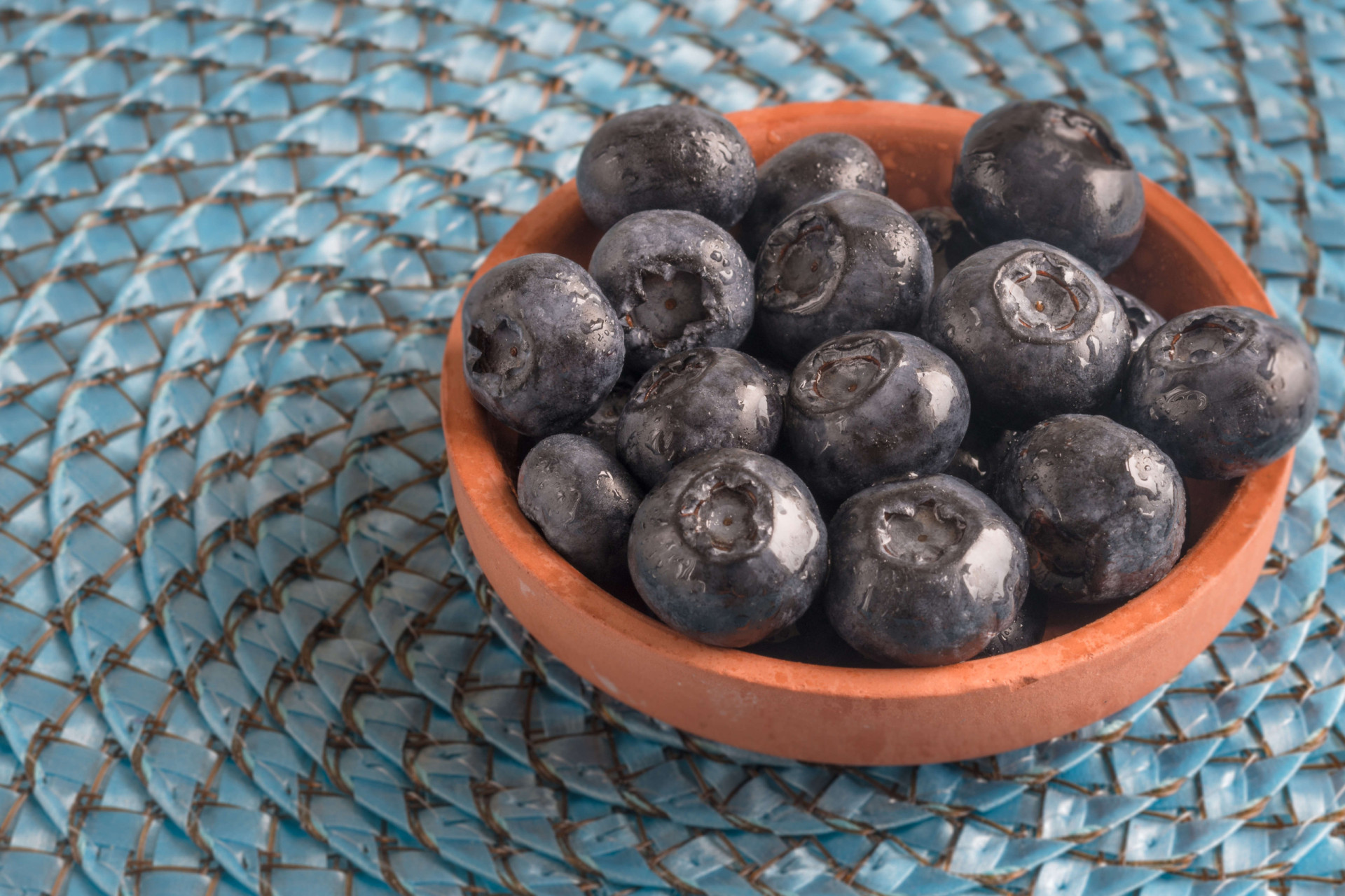 These foods help fight stress, anxiety, and depression