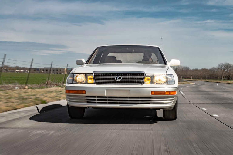 1990 Lexus LS400 Rewind Review: Driving the Groundbreaking Luxury Car Today