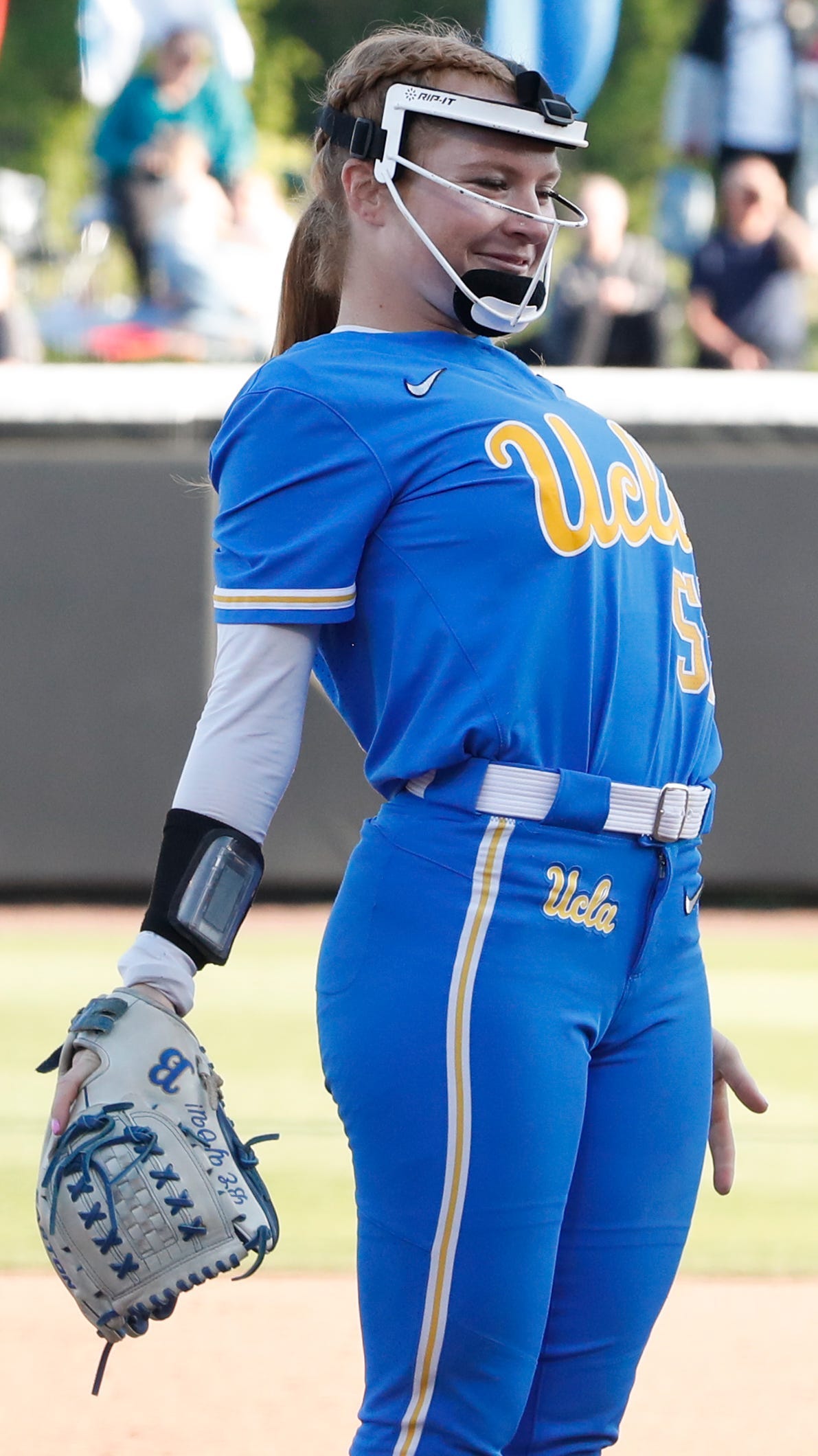 UCLA softball thumps UC Santa Barbara 12-1 to clinch Los Angeles ...