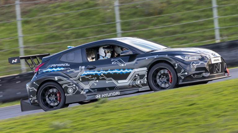 The 2024 Hyundai Santa Fe Was Deliberately Designed Backward