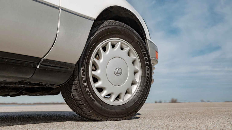 1990 Lexus LS400 Rewind Review: Driving the Groundbreaking Luxury Car Today