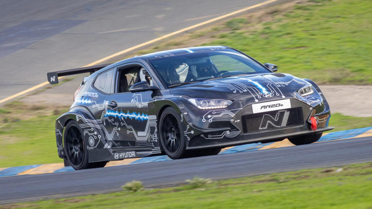 The 2024 Hyundai Santa Fe Was Deliberately Designed Backward