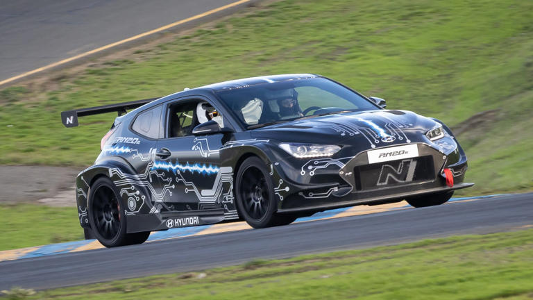 The 2024 Hyundai Santa Fe Was Deliberately Designed Backward