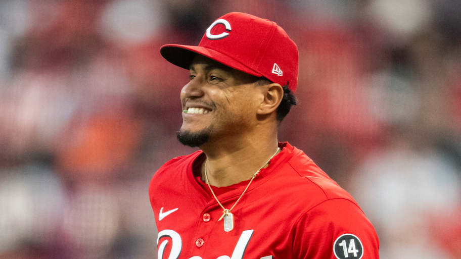 Santiago Espinal is giving Reds fans flashbacks to a beloved fan favorite