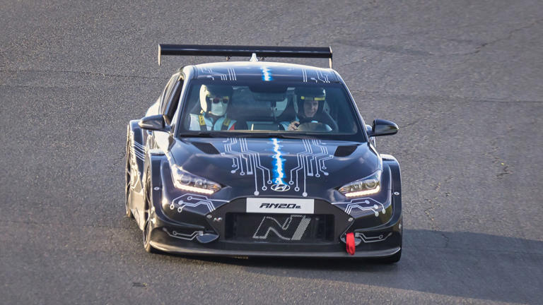 The 2024 Hyundai Santa Fe Was Deliberately Designed Backward