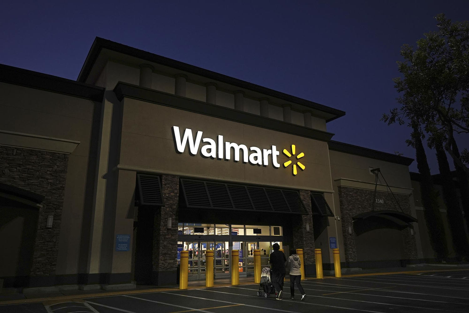 Trump takes on Walmart over tariff price hikes, setting up potential ...