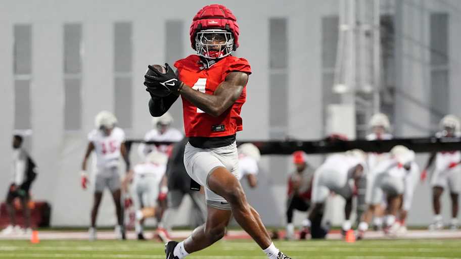 Top Buckeyes Emerge as Favorites for College Football’s Biggest 2025 Awards
