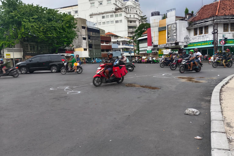 Kecelakaan Maut di Jalan Bubutan Surabaya, Pemotor Tewas Terlindas Truk Sampah