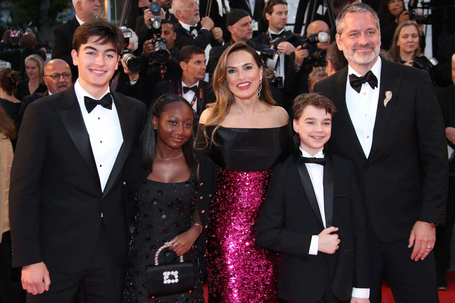 Mariska Hargitay and Peter Hermann Pose with Their 3 Kids as the Family ...