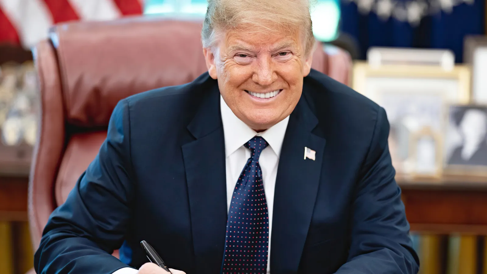 Trump Signed an Order to Enhance AI in the U.S.