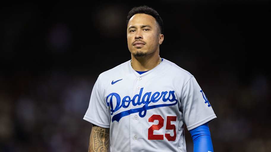 Former Dodgers Infielder Announces Retirement