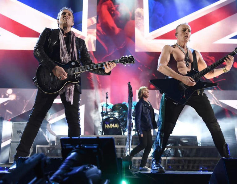 Legendary Rock Guitarist, 62, Gets Praise From Fans After Brave Stage ...