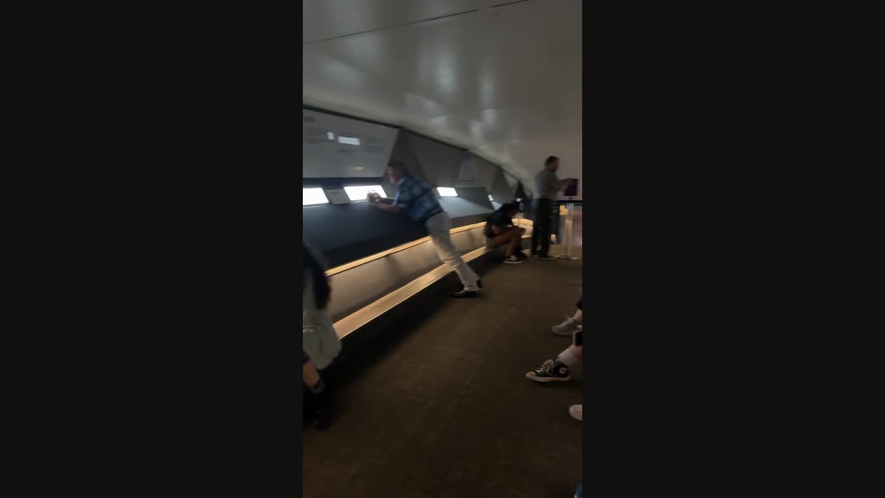 Exclusive: Gateway Arch sways in high winds as tornado warning hits ...