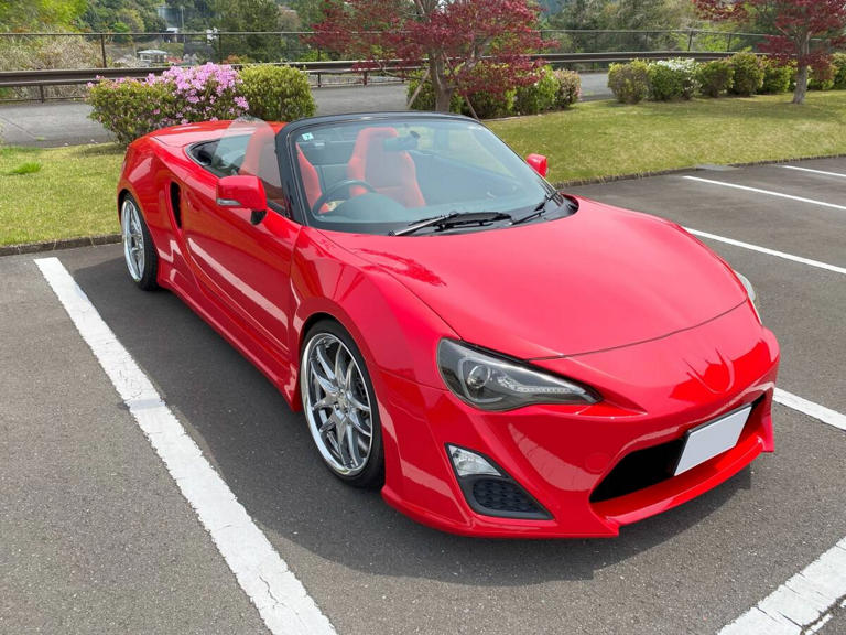 Someone Built A Mid-Engine Toyota GT86 Roadster