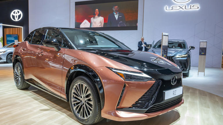 How Does The 2025 Lexus RZ Differ From Its RX Model?
